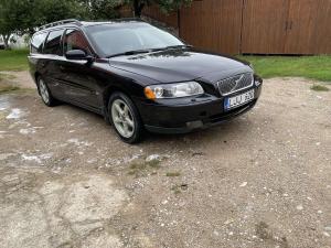 Black Volvo V70 2006 in Vilnius, with an engine capacity of 2.40 L and mileage of 251 thousand km for 1550 €, photo 6 on AUTOMOTO.COM.LV