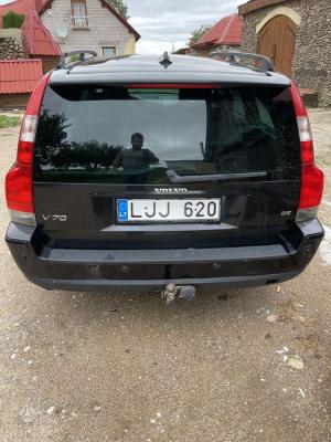 Black Volvo V70 2006 in Vilnius, with an engine capacity of 2.40 L and mileage of 251 thousand km for 1550 €, photo 9 on AUTOMOTO.COM.LV