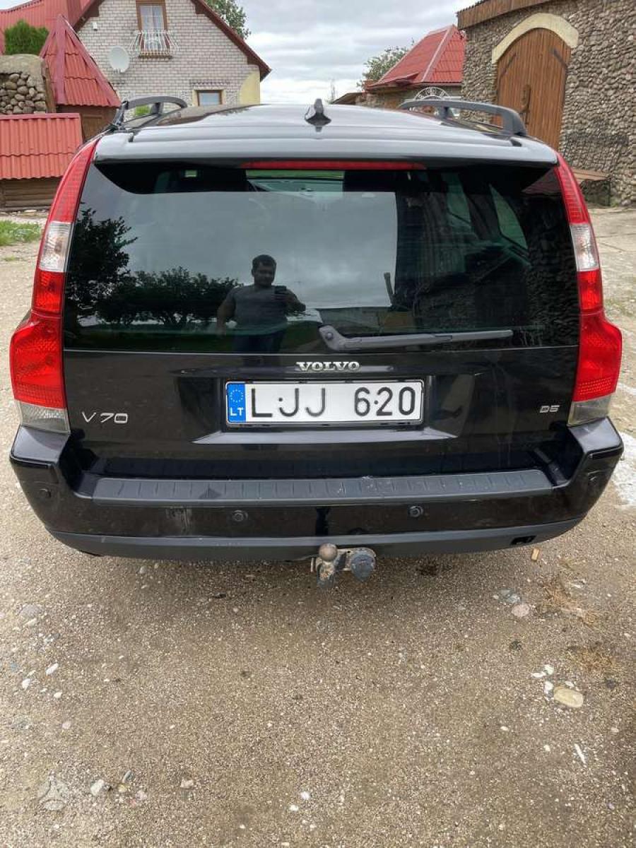 Black Volvo V70 2006 in Vilnius, with an engine capacity of 2.40 L and mileage of 251 thousand km for 1550 €, photo 9 on AUTOMOTO.COM.LV