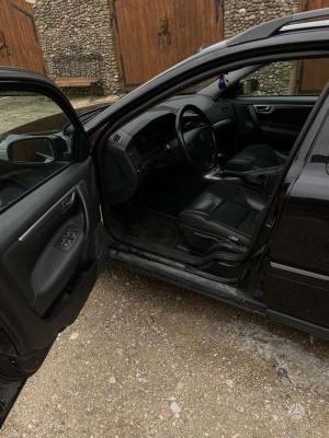 Black Volvo V70 2006 in Vilnius, with an engine capacity of 2.40 L and mileage of 251 thousand km for 1550 €, photo 10 on AUTOMOTO.COM.LV