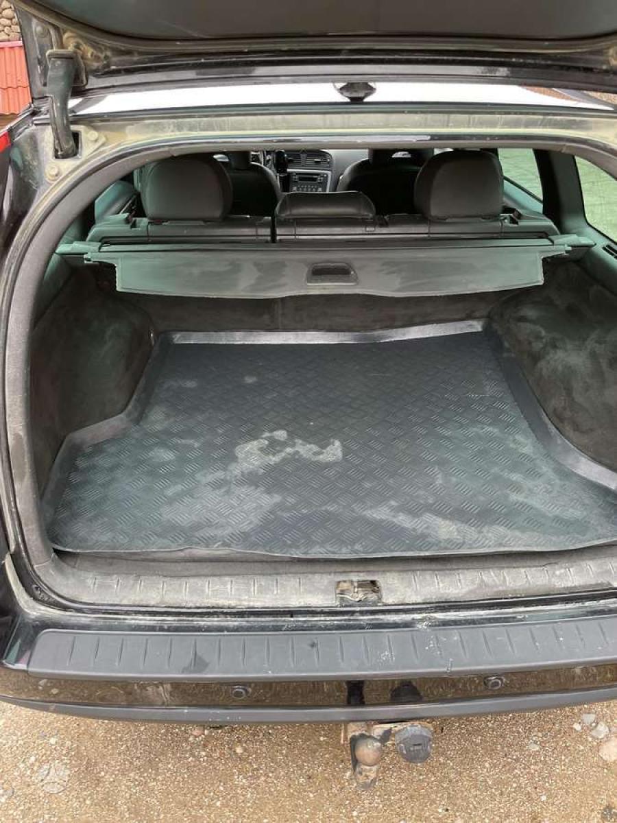 Black Volvo V70 2006 in Vilnius, with an engine capacity of 2.40 L and mileage of 251 thousand km for 1550 €, photo 14 on AUTOMOTO.COM.LV