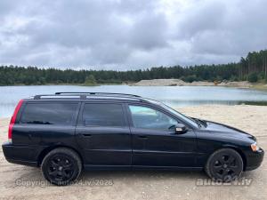 Volvo V70 2006 in Haapsalu on AUTOMOTO.COM.LV Black Volvo V70 2006 in Haapsalu, with an engine capacity of 2.40 L and mileage of 466 thousand km for 3800 €, photo 1 on AUTOMOTO.COM.LV