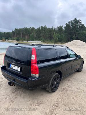 Black Volvo V70 2006 in Haapsalu, with an engine capacity of 2.40 L and mileage of 466 thousand km for 3800 €, photo 4 on AUTOMOTO.COM.LV