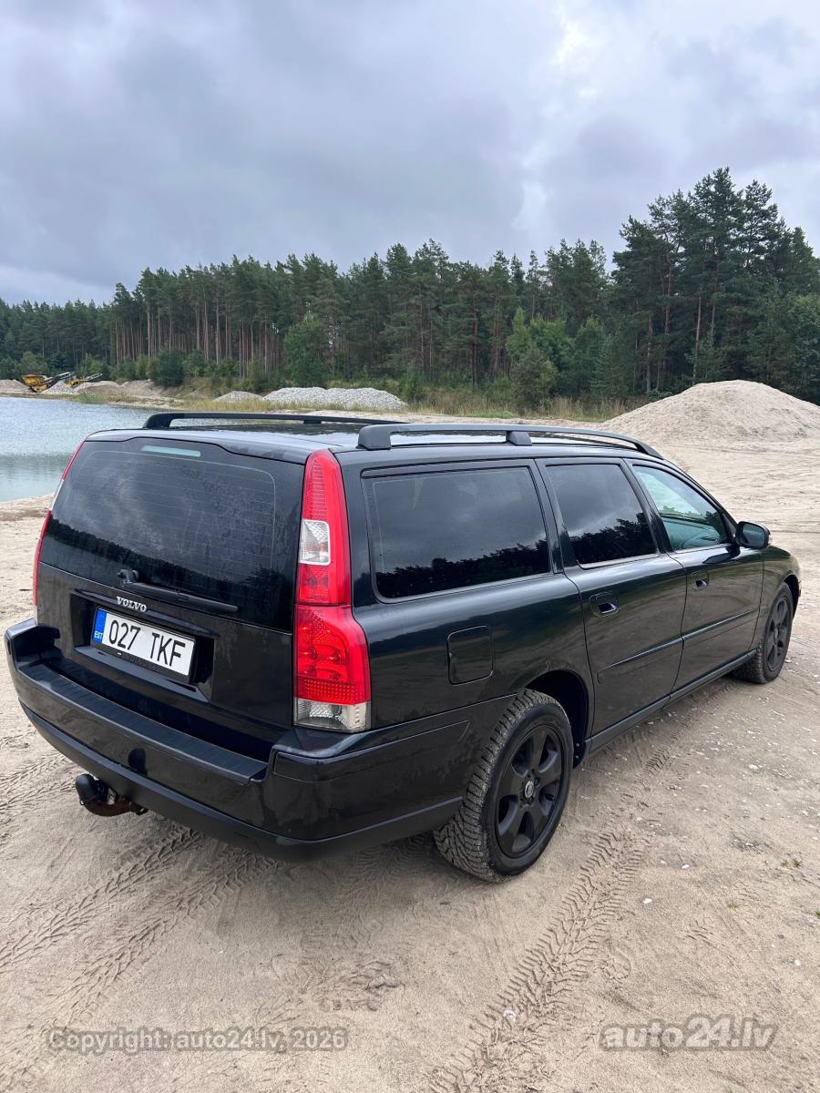 Black Volvo V70 2006 in Haapsalu, with an engine capacity of 2.40 L and mileage of 466 thousand km for 3800 €, photo 4 on AUTOMOTO.COM.LV