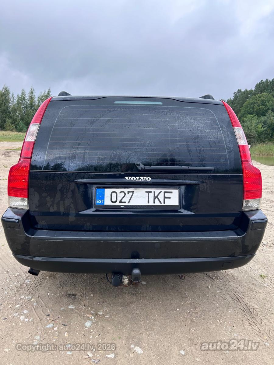 Black Volvo V70 2006 in Haapsalu, with an engine capacity of 2.40 L and mileage of 466 thousand km for 3800 €, photo 5 on AUTOMOTO.COM.LV