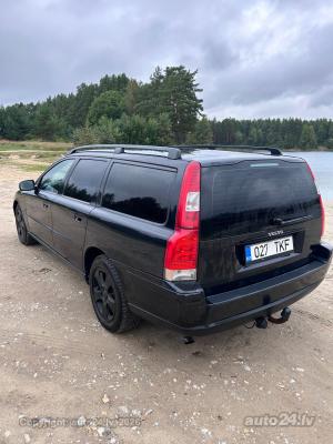 Black Volvo V70 2006 in Haapsalu, with an engine capacity of 2.40 L and mileage of 466 thousand km for 3800 €, photo 6 on AUTOMOTO.COM.LV