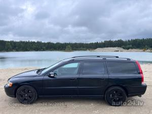 Black Volvo V70 2006 in Haapsalu, with an engine capacity of 2.40 L and mileage of 466 thousand km for 3800 €, photo 7 on AUTOMOTO.COM.LV
