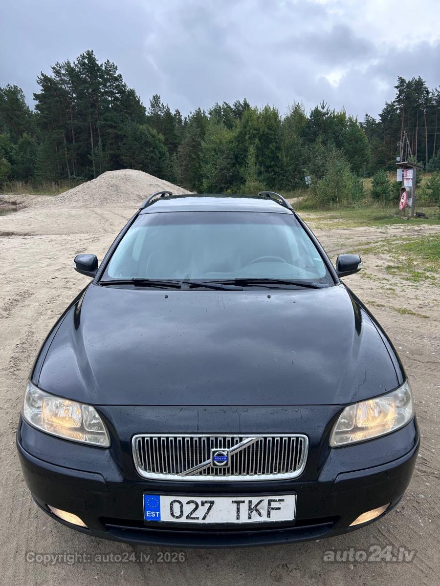 Black Volvo V70 2006 in Haapsalu, with an engine capacity of 2.40 L and mileage of 466 thousand km for 3800 €, photo 8 on AUTOMOTO.COM.LV
