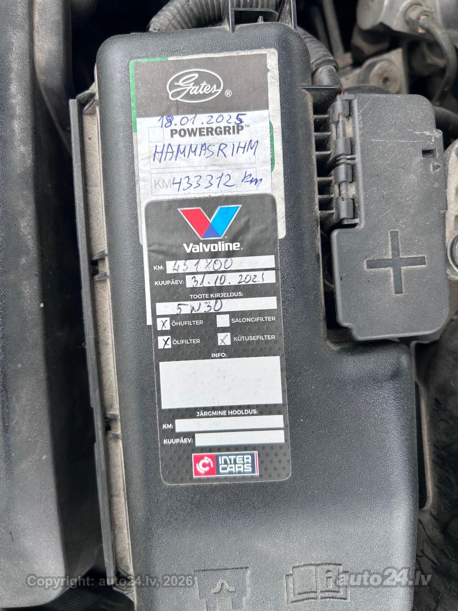 Black Volvo V70 2006 in Haapsalu, with an engine capacity of 2.40 L and mileage of 466 thousand km for 3800 €, photo 16 on AUTOMOTO.COM.LV