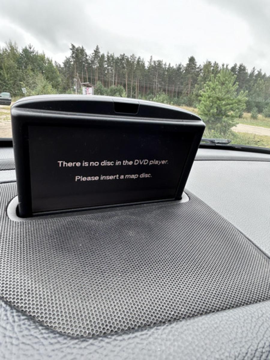 Black Volvo V70 2006 in Haapsalu, with an engine capacity of 2.40 L and mileage of 466 thousand km for 3800 €, photo 12 on AUTOMOTO.COM.LV