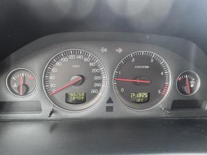 Black Volvo V70 2006 in Haapsalu, with an engine capacity of 2.40 L and mileage of 466 thousand km for 3800 €, photo 29 on AUTOMOTO.COM.LV