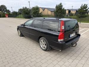 Melns Volvo V70 2006 Rīga, ar dzinēja tilpumu 2.40 L un nobraukumu 492 tūkst. km par 2000 €, foto  vietnē AUTOMOTO.COM.LV