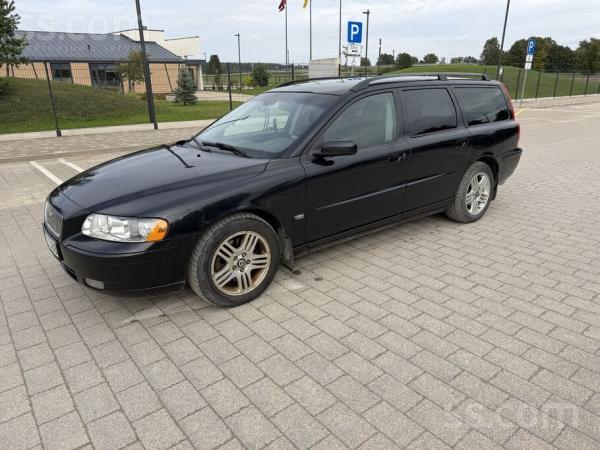 Volvo V70 2006 Rīga vietnē Melns Volvo V70 2006 Rīga, ar dzinēja tilpumu 2.40 L un nobraukumu 492 tūkst. km par 1900 €, foto 3 vietnē AUTOMOTO.COM.LV