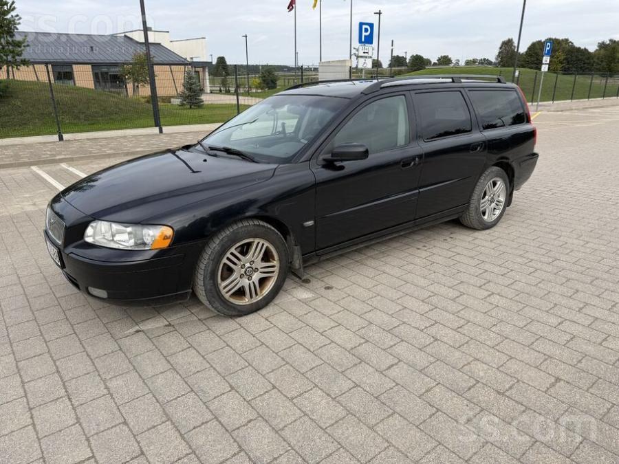 Melns Volvo V70 2006 Rīga, ar dzinēja tilpumu 2.40 L un nobraukumu 492 tūkst. km par 2000 €, foto 3 vietnē AUTOMOTO.COM.LV
