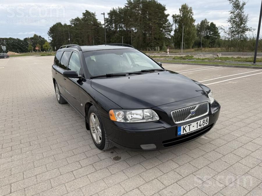 Melns Volvo V70 2006 Rīga, ar dzinēja tilpumu 2.40 L un nobraukumu 492 tūkst. km par 2000 €, foto 6 vietnē AUTOMOTO.COM.LV