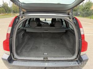 Melns Volvo V70 2006 Rīga, ar dzinēja tilpumu 2.40 L un nobraukumu 492 tūkst. km par 2000 €, foto 10 vietnē AUTOMOTO.COM.LV
