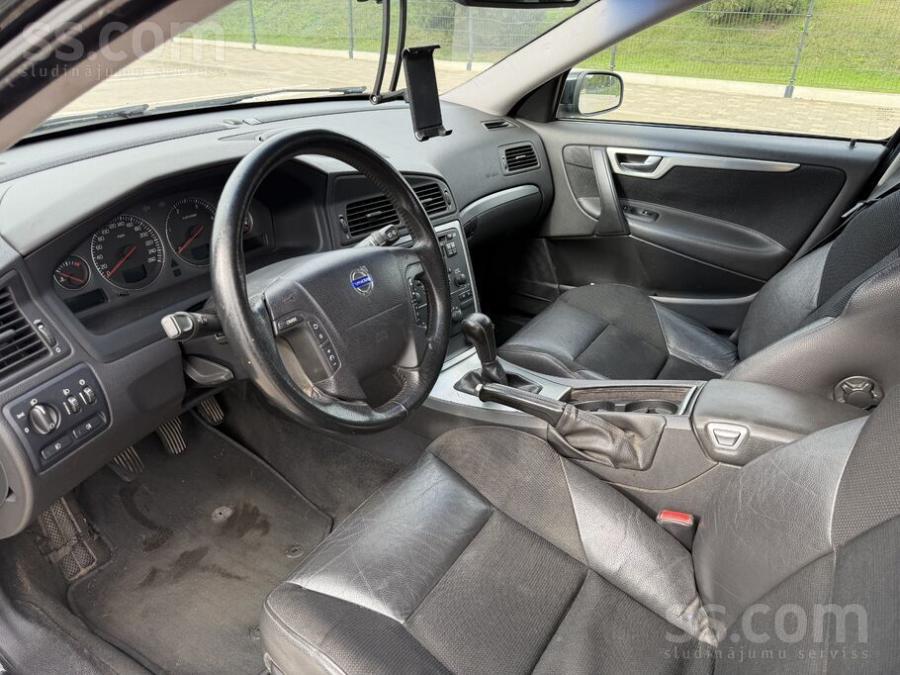 Melns Volvo V70 2006 Rīga, ar dzinēja tilpumu 2.40 L un nobraukumu 492 tūkst. km par 2000 €, foto 16 vietnē AUTOMOTO.COM.LV