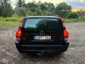 Melns Volvo V70 2006 Viļņa, ar dzinēja tilpumu 2.40 L un nobraukumu 432 tūkst. km par 1800 €, foto 4 vietnē AUTOMOTO.COM.LV
