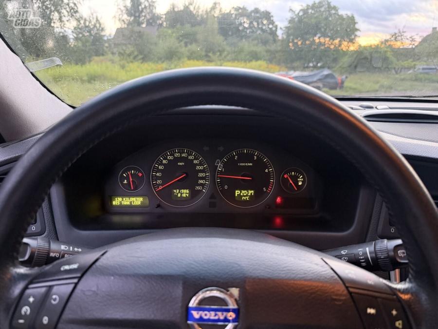 Melns Volvo V70 2006 Viļņa, ar dzinēja tilpumu 2.40 L un nobraukumu 432 tūkst. km par 1800 €, foto 9 vietnē AUTOMOTO.COM.LV