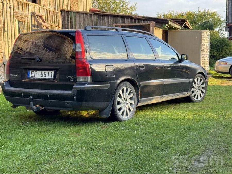 Melns Volvo V70 2006 Tukums, ar dzinēja tilpumu 2.40 L un nobraukumu 490 tūkst. km par 650 €, foto 5 vietnē AUTOMOTO.COM.LV