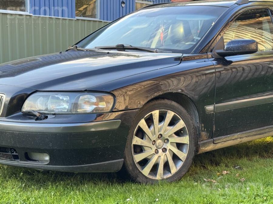 Melns Volvo V70 2006 Tukums, ar dzinēja tilpumu 2.40 L un nobraukumu 490 tūkst. km par 650 €, foto 8 vietnē AUTOMOTO.COM.LV