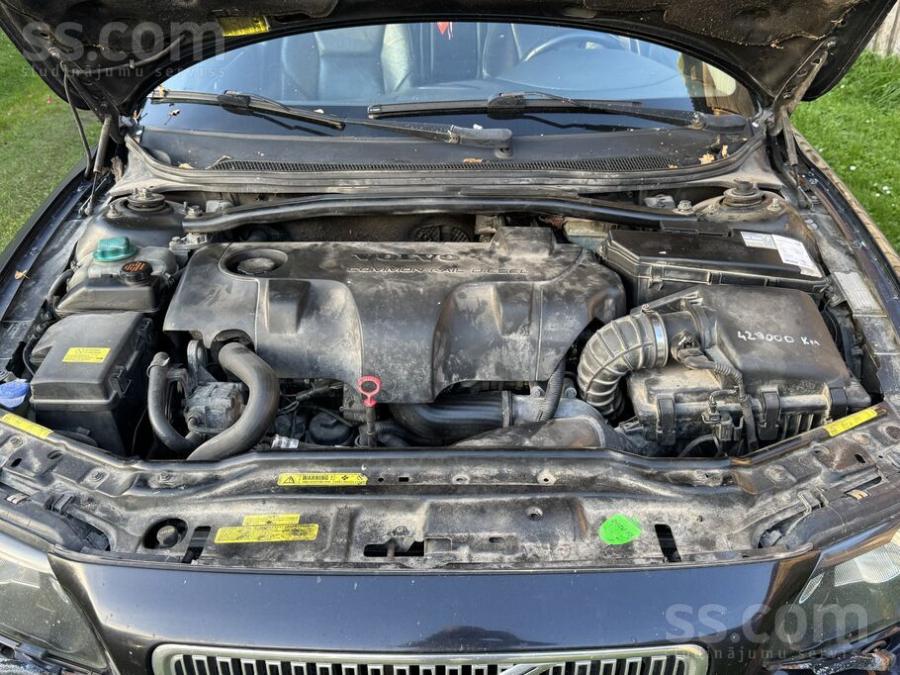 Melns Volvo V70 2006 Tukums, ar dzinēja tilpumu 2.40 L un nobraukumu 490 tūkst. km par 650 €, foto 12 vietnē AUTOMOTO.COM.LV