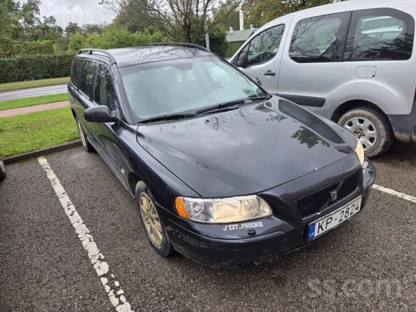 Melns Volvo V70 2006 Ogre, ar dzinēja tilpumu 2.40 L un nobraukumu 390 tūkst. km par 850 €, foto 7 vietnē AUTOMOTO.COM.LV