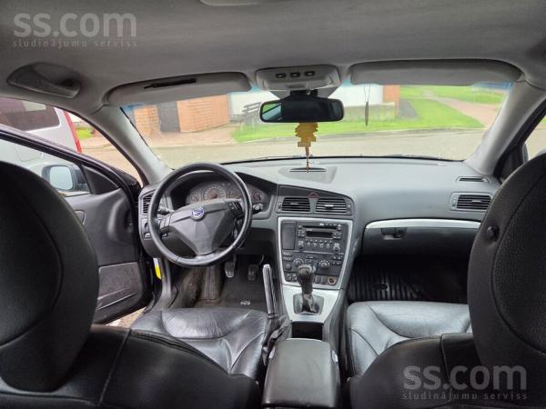 Melns Volvo V70 2006 Ogre, ar dzinēja tilpumu 2.40 L un nobraukumu 390 tūkst. km par 850 €, foto 9 vietnē AUTOMOTO.COM.LV