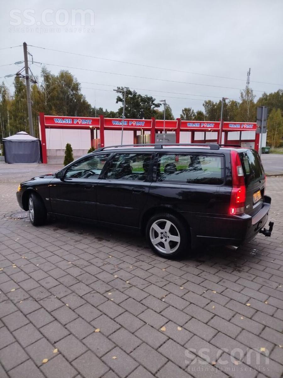 Melns Volvo V70 2006 Rīga, ar dzinēja tilpumu 2.40 L un nobraukumu 301 tūkst. km par 2500 €, foto 3 vietnē AUTOMOTO.COM.LV