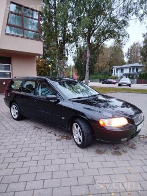 Melns Volvo V70 2006 Rīga, ar dzinēja tilpumu 2.40 L un nobraukumu 301 tūkst. km par 2500 €, foto 8 vietnē AUTOMOTO.COM.LV