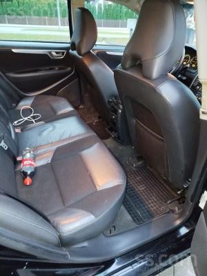 Melns Volvo V70 2006 Rīga, ar dzinēja tilpumu 2.40 L un nobraukumu 301 tūkst. km par 2500 €, foto 10 vietnē AUTOMOTO.COM.LV