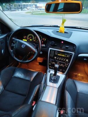 Melns Volvo V70 2006 Rīga, ar dzinēja tilpumu 2.40 L un nobraukumu 301 tūkst. km par 2500 €, foto 11 vietnē AUTOMOTO.COM.LV