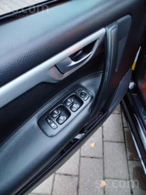 Melns Volvo V70 2006 Rīga, ar dzinēja tilpumu 2.40 L un nobraukumu 301 tūkst. km par 2500 €, foto 12 vietnē AUTOMOTO.COM.LV