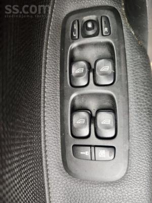 Black Volvo V70 2006 in Riga, with an engine capacity of 2.40 L and mileage of 0 thousand km for 1790 €, photo 8 on AUTOMOTO.COM.LV