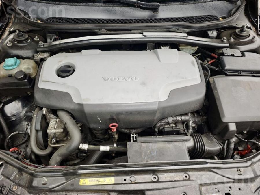 Black Volvo V70 2006 in Riga, with an engine capacity of 2.40 L and mileage of 0 thousand km for 1790 €, photo 9 on AUTOMOTO.COM.LV