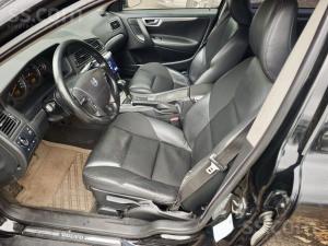 Black Volvo V70 2006 in Riga, with an engine capacity of 2.40 L and mileage of 0 thousand km for 1790 €, photo 14 on AUTOMOTO.COM.LV