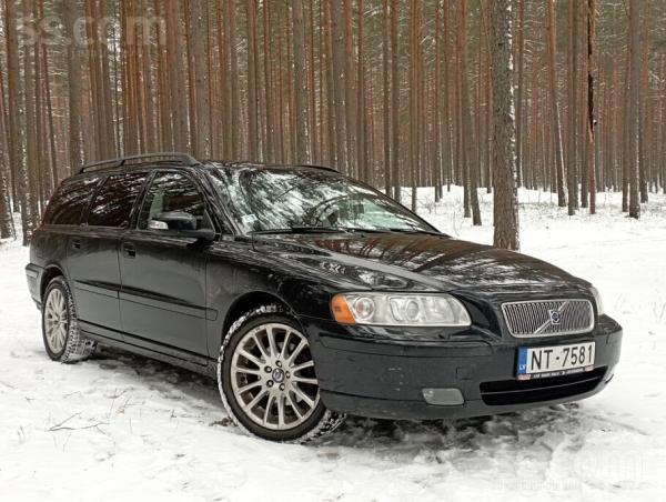 Melns Volvo V70 2007 Krāslava, ar dzinēja tilpumu 2.40 L un nobraukumu 270 tūkst. km par 3700 €, foto 1 vietnē AUTOMOTO.COM.LV