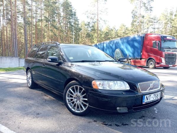 Melns Volvo V70 2007 Krāslava, ar dzinēja tilpumu 2.40 L un nobraukumu 270 tūkst. km par 3700 €, foto 8 vietnē AUTOMOTO.COM.LV