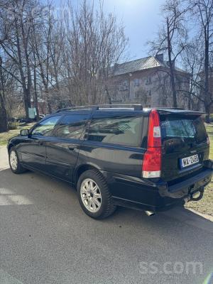 Melns Volvo V70 2007 Rīga, ar dzinēja tilpumu 2.40 L un nobraukumu 390 tūkst. km par 6200 €, foto 3 vietnē AUTOMOTO.COM.LV