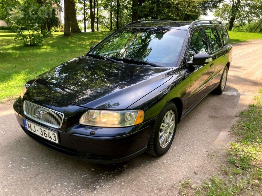 Black Volvo V70 2007 in Jelgava, with an engine capacity of 2.40 L and mileage of 349 thousand km for 5700 €, photo 1 on AUTOMOTO.COM.LV