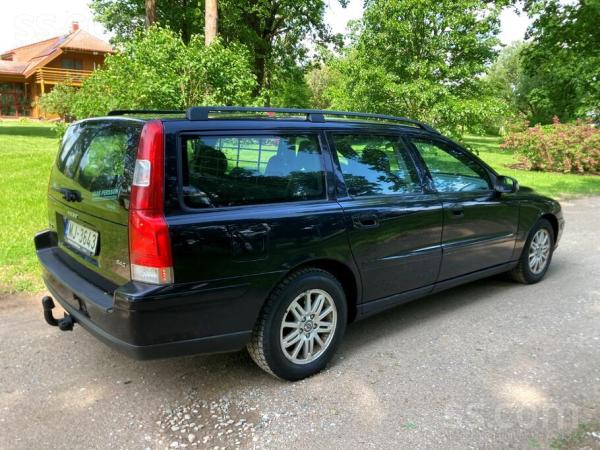 Black Volvo V70 2007 in Jelgava, with an engine capacity of 2.40 L and mileage of 349 thousand km for 5700 €, photo 4 on AUTOMOTO.COM.LV