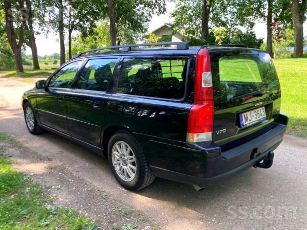 Black Volvo V70 2007 in Jelgava, with an engine capacity of 2.40 L and mileage of 349 thousand km for 5700 €, photo 6 on AUTOMOTO.COM.LV