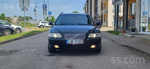 Melns Volvo V70 2007 Rīga, ar dzinēja tilpumu 2.40 L un nobraukumu 396 tūkst. km par 2450 €, foto 1 vietnē AUTOMOTO.COM.LV