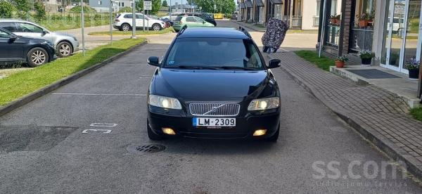 Melns Volvo V70 2007 Rīga, ar dzinēja tilpumu 2.40 L un nobraukumu 396 tūkst. km par 2450 €, foto 2 vietnē AUTOMOTO.COM.LV