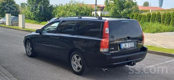 Melns Volvo V70 2007 Rīga, ar dzinēja tilpumu 2.40 L un nobraukumu 396 tūkst. km par 2450 €, foto 5 vietnē AUTOMOTO.COM.LV