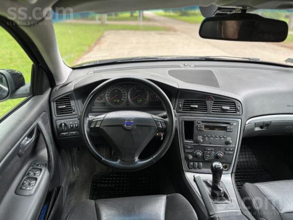 Melns Volvo V70 2007 Jelgava, ar dzinēja tilpumu 2.40 L un nobraukumu 320 tūkst. km par 800 €, foto 9 vietnē AUTOMOTO.COM.LV