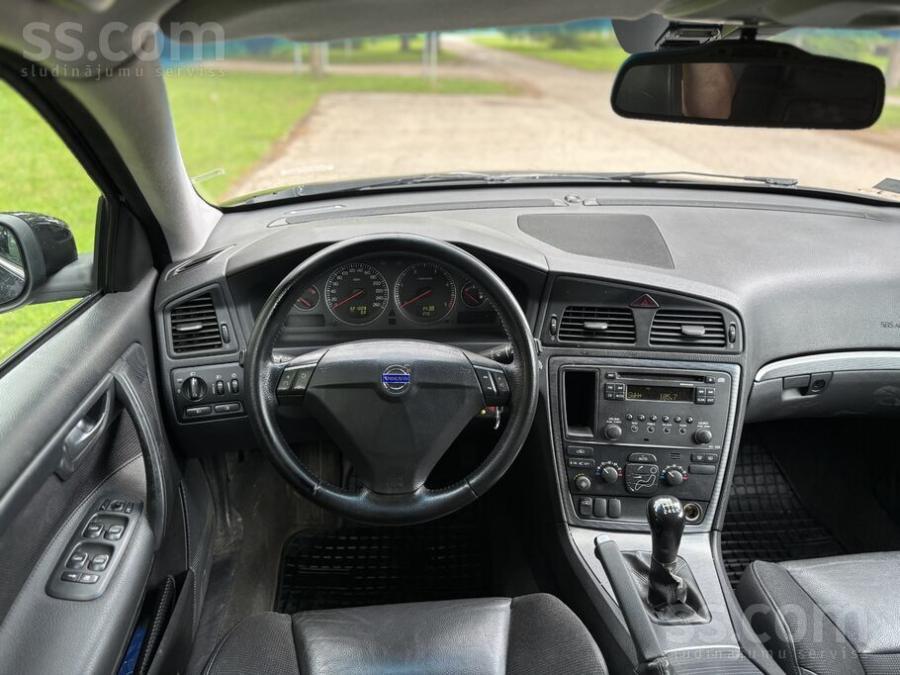 Melns Volvo V70 2007 Jelgava, ar dzinēja tilpumu 2.40 L un nobraukumu 320 tūkst. km par 800 €, foto 9 vietnē AUTOMOTO.COM.LV