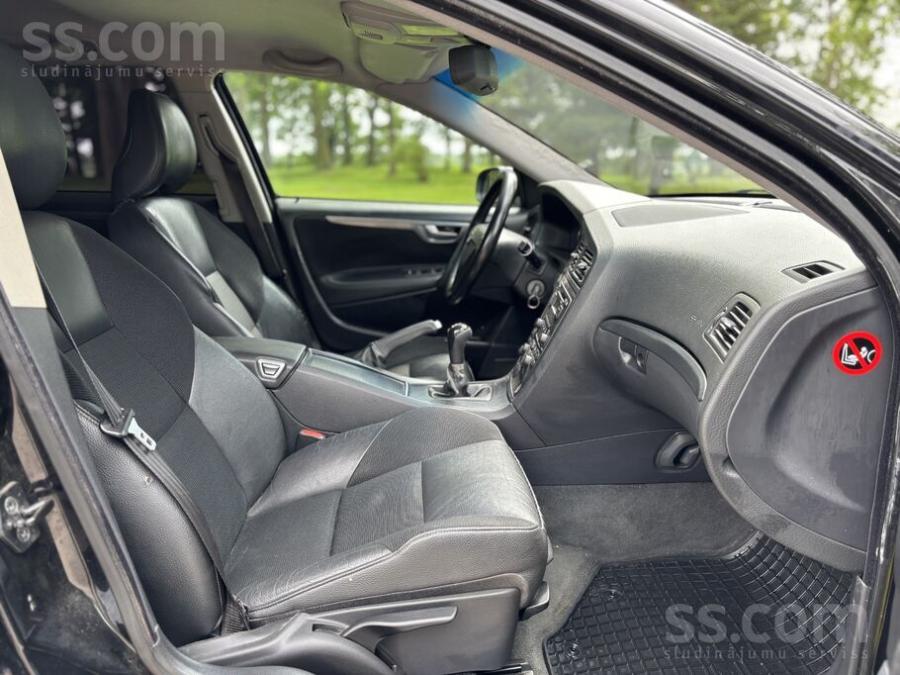 Melns Volvo V70 2007 Jelgava, ar dzinēja tilpumu 2.40 L un nobraukumu 320 tūkst. km par 800 €, foto 11 vietnē AUTOMOTO.COM.LV