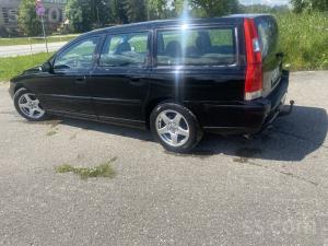 Black Volvo V70 2007 in Aluksne, with an engine capacity of 2.40 L and mileage of 361 thousand km for 1850 €, photo 6 on AUTOMOTO.COM.LV
