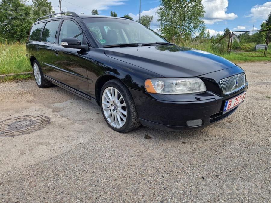 Melns Volvo V70 2007 Ogre, ar dzinēja tilpumu 2.40 L un nobraukumu 197 tūkst. km par 3970 €, foto 3 vietnē AUTOMOTO.COM.LV